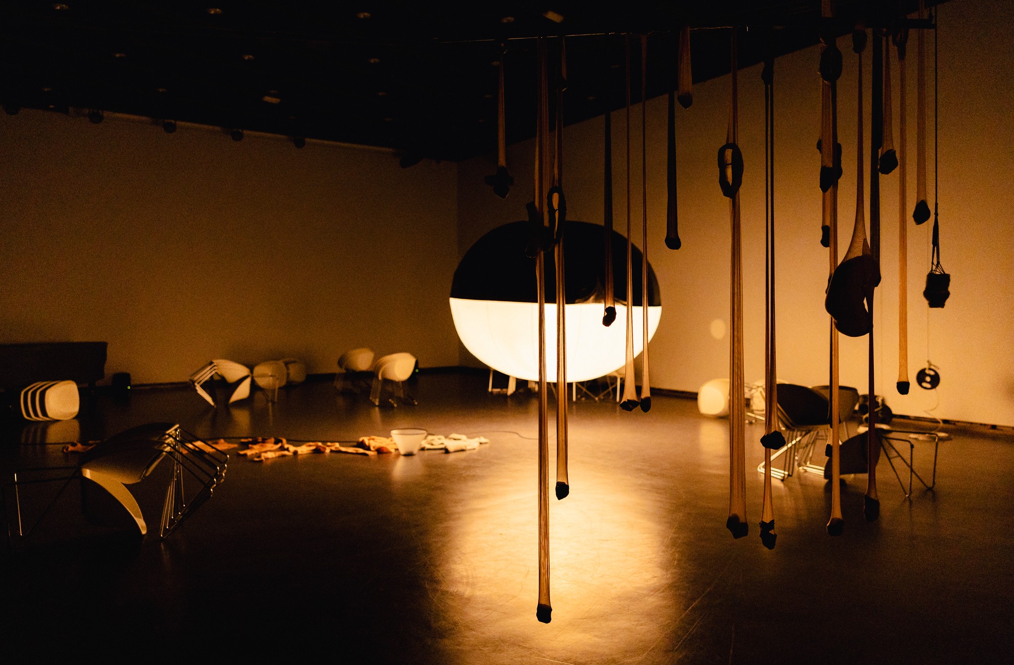 Choreographing an Archive of Relations: Singularities and the Shared Commons in Dance - Oslo ...